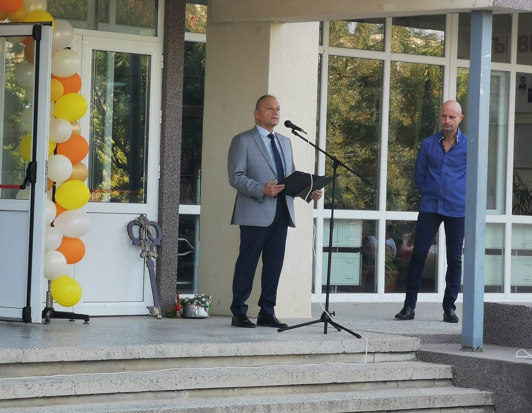 Тържествено започна учебната година в ДФСГ "Интелект" (Снимки)